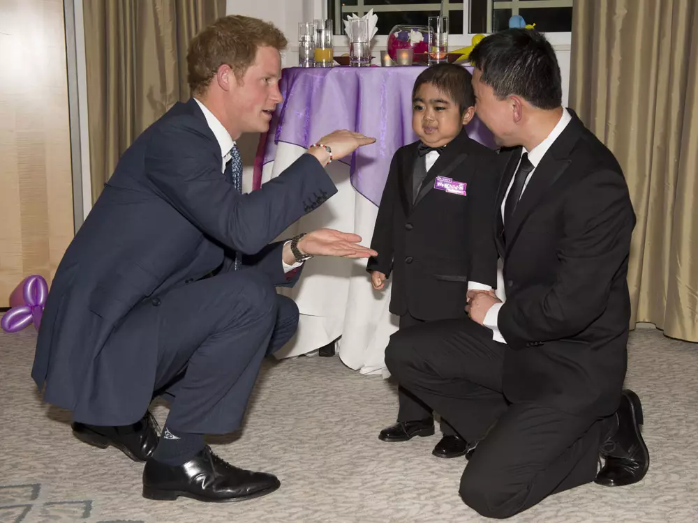 Nagsalita si Prince Harry Tungkol sa Unang Ngiti ni Prince George Sa WellChild Awards 32358_2