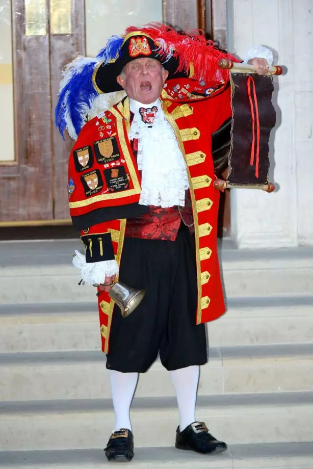 Town-Crier-Tony-Appleton-.jpg