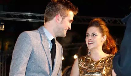 Kristen Stewart u shfaq në barin e shëmtuar Coyote pas ndarjes së Robert Pattinson 32684_1