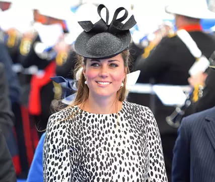 ຖະແຫຼງການແບບ Hobbs ຂອງ Kate Middleton ໄດ້ຮັບການຍົກຍ້ອງໂດຍຮ້ານຄ້າປີກຖະຫນົນສູງ 32946_3