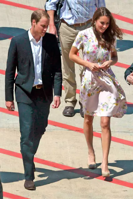 Kate Middleton nosi Project D za šetnju aerodromom u Brizbejnu