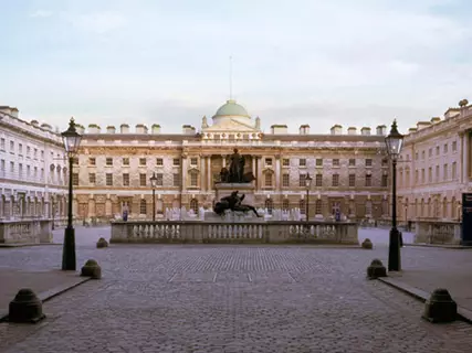 Tempat minum di London: di luar landasan