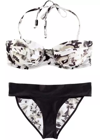 Bahagian atas bikini bercetak H&M, £12.99, dan bahagian bawah, £7.99