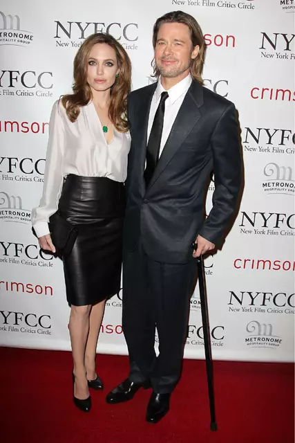 Pics: Brad Pitt agus Angelina Jolie sizzle ag Critics' Circle Awards