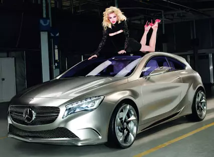 Mercedes-Benz Londra Moda Haftası