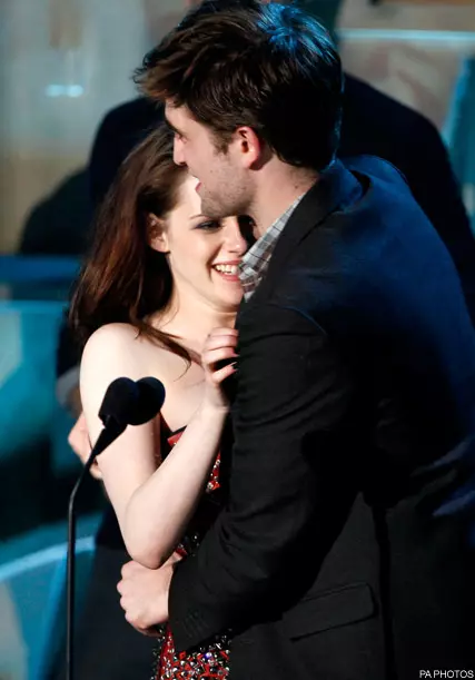 URobert Pattinson - URobert Pattinson Kristen Stewart - uKristen Stewart UK