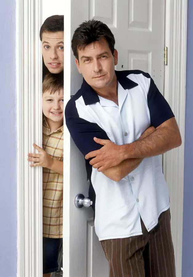 Charlie Sheen - Charlie Sheen: Career in Pictures - Charlie Sheen Two and a Half Men - Two and a Half Men UK