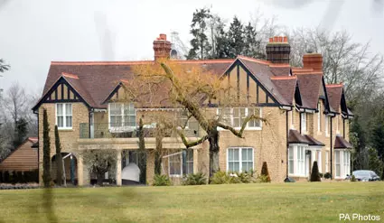 Hurtmore House – Cheryl & Ashley Cole – Promi-News