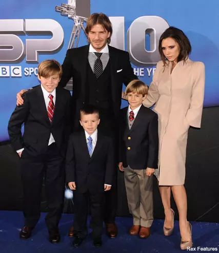 The Beckhams - Stylish Romeo Beckham makket list fan Brittanje