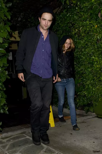 Robert Pattinson và Kristen Stewart