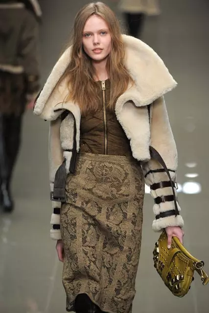 Burberry Sonbahar/Kış 2010, Londra Moda Haftası 2010