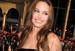 Angelina Jolie as skoonheidsikoon van die dekade aangewys