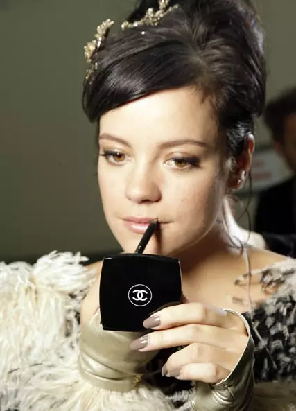 Lily Allen i le Chanel spring/summer 2010 Fashion Week show