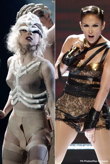 Lady Gaga & Jennifer Lopez - Celebrities hauv ris tsho hauv qab - Zam