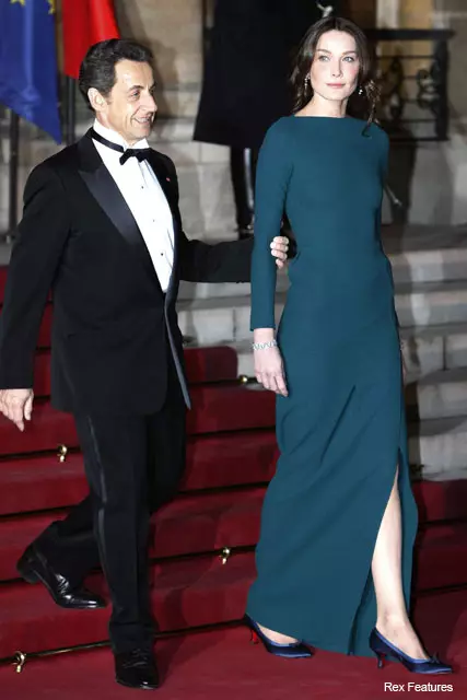 Carla Bruni-Sarkozy en Roland Mouret