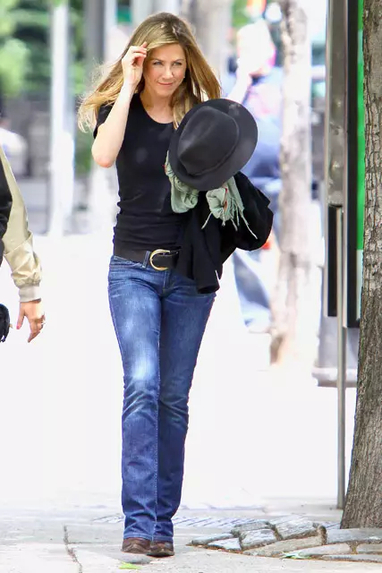 Jennifer-Aniston-Foto Selebriti-14 Mei 2009