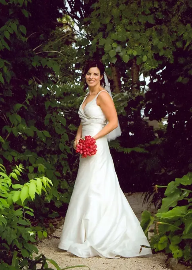 Lisa-Gardiner-Stylish Real Life Brides-Marie Claire Weddings