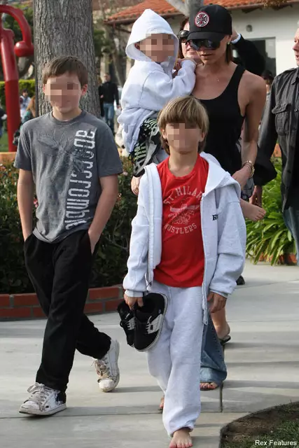 Victoria Beckham dhe djemtë e saj kanë dalë në plazh