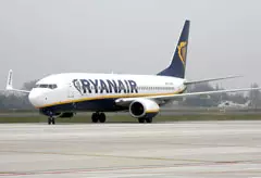 Ryanair membuang meja daftar masuk