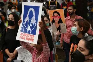 Protes terhadap pembunuhan Noor Mukadam
