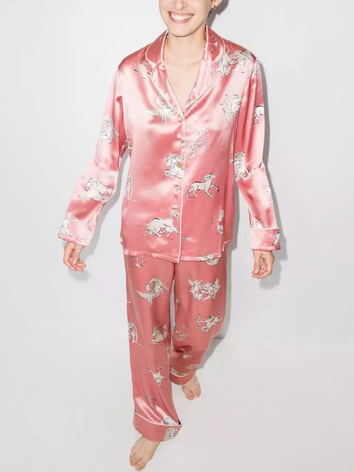 pijama de seda rosa estampado com estampa de cavalo omorose