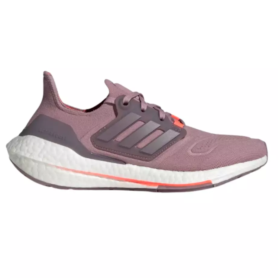 最佳女性跑步運動鞋：阿迪達斯 Ultraboost 22 產品照片