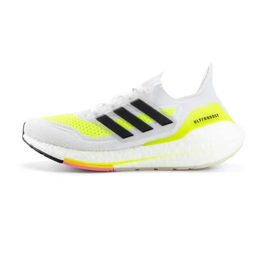 最佳女性跑步運動鞋：阿迪達斯 Ultraboost 21 產品照片