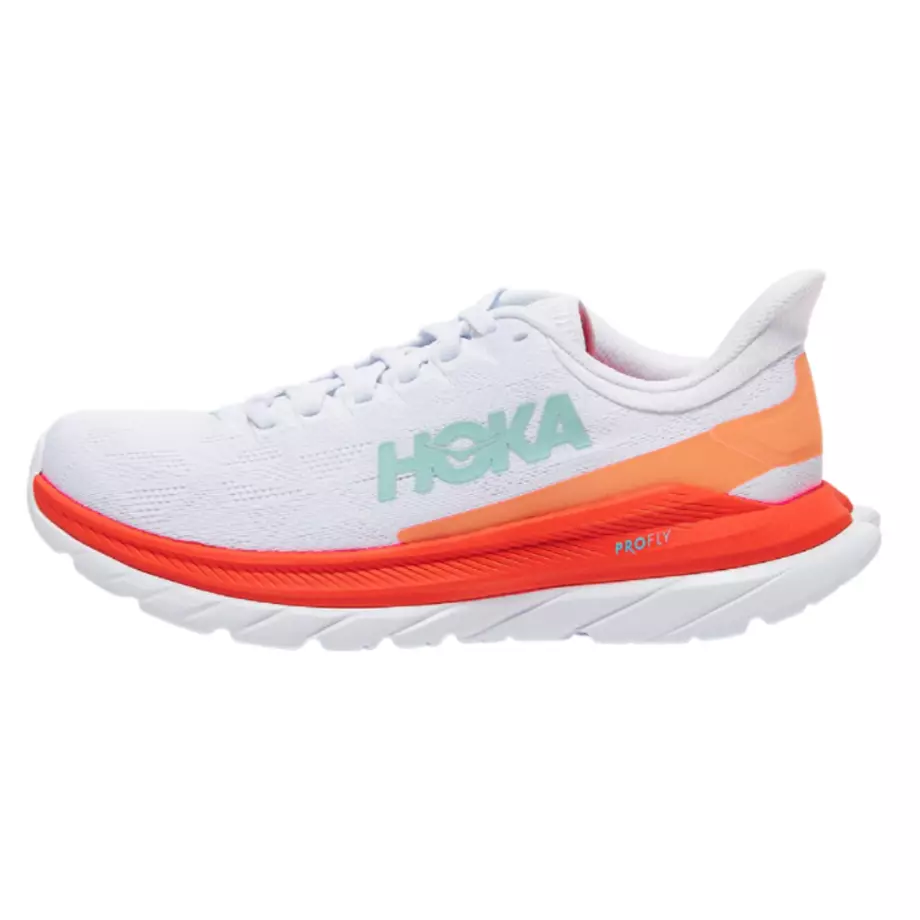 מאמני הריצה הטובים ביותר לנשים: נעלי הריצה Hoka Mach 4