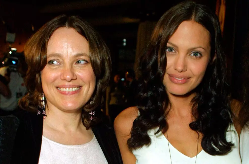 Angelina Jolie Double Mastektomi: Semua yang Anda Perlu Tahu 56225_1