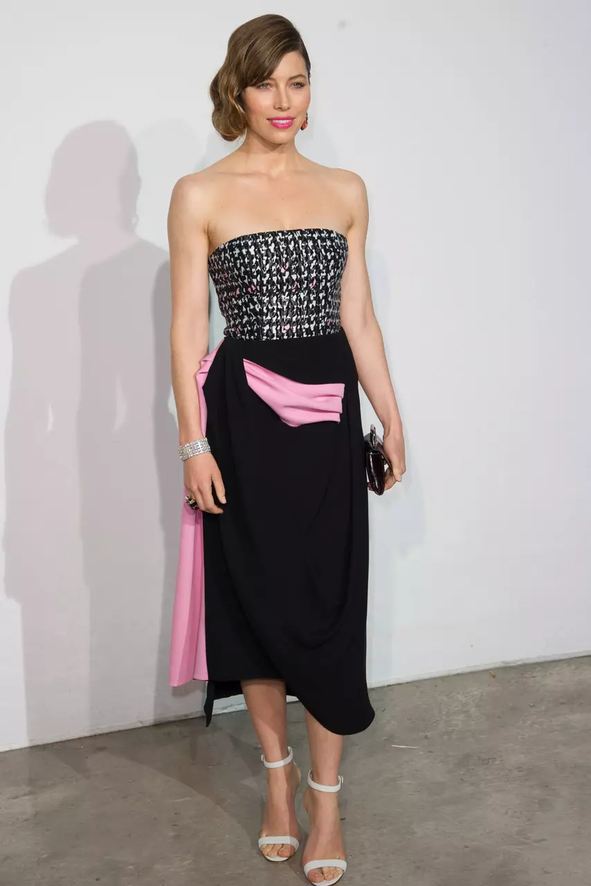 Jessica Biel, Monaco'daki Dior Cruise 2014 Fuarında Büyüledi