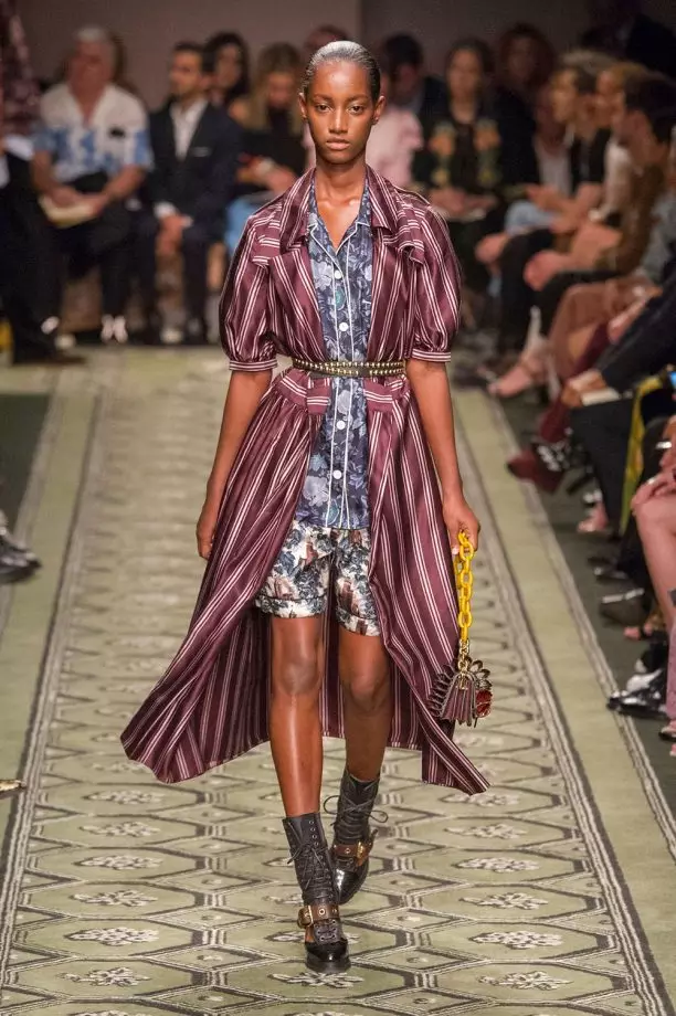 Burberry Kẹsán 2016 Show 60348_30