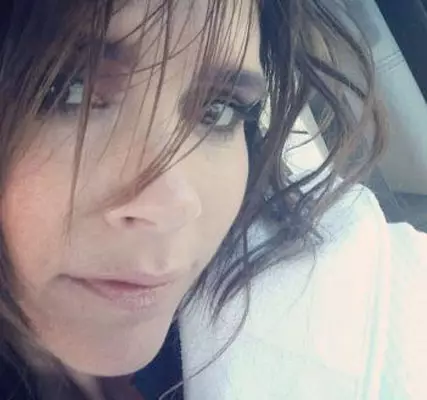 Victoria Beckham aparece co cabelo longo un día despois de lucir un bob 61779_1