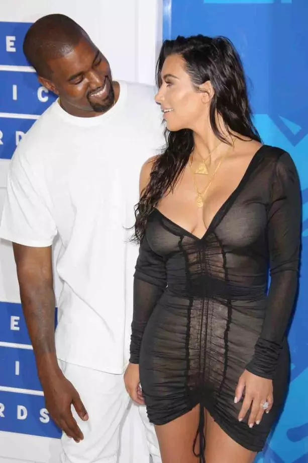 Cincin Kedua Kim Kardashian West