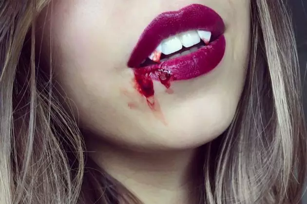 Vampyro Helovino makiažo pamokos