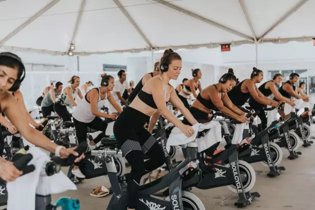 لوندوندىكى دالا چېنىقىش ئۆيى: SoulCycle دىكى بىر توپ چېنىقىش ئۆيى