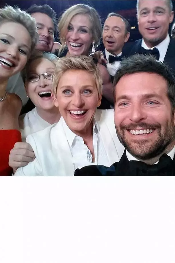2014 ඔස්කාර් සම්මාන උළෙලේදී Ellen DeGeneres