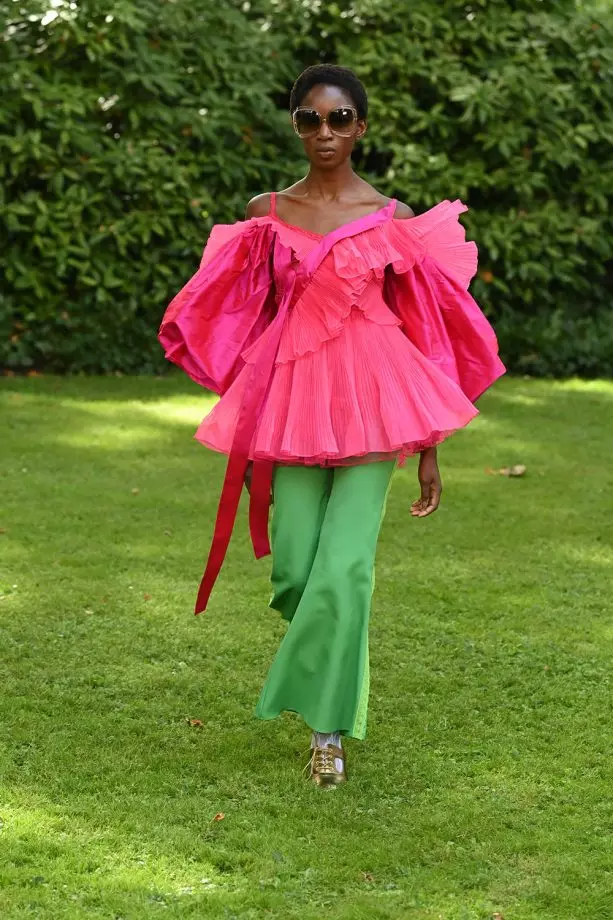 Ang mga gutlo sa London Fashion Week nga kinahanglan nimong masayran 9820_57