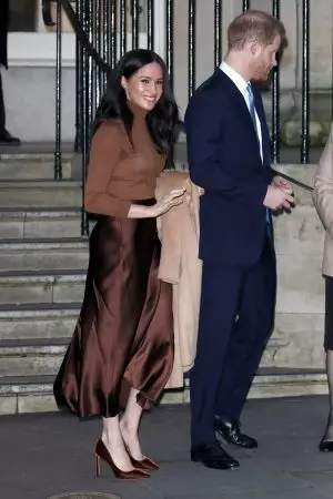 Murfin TIME na Meghan Markle ya haifar da haɓakar kashi 148% a cikin wannan madaidaicin riguna maras lokaci.